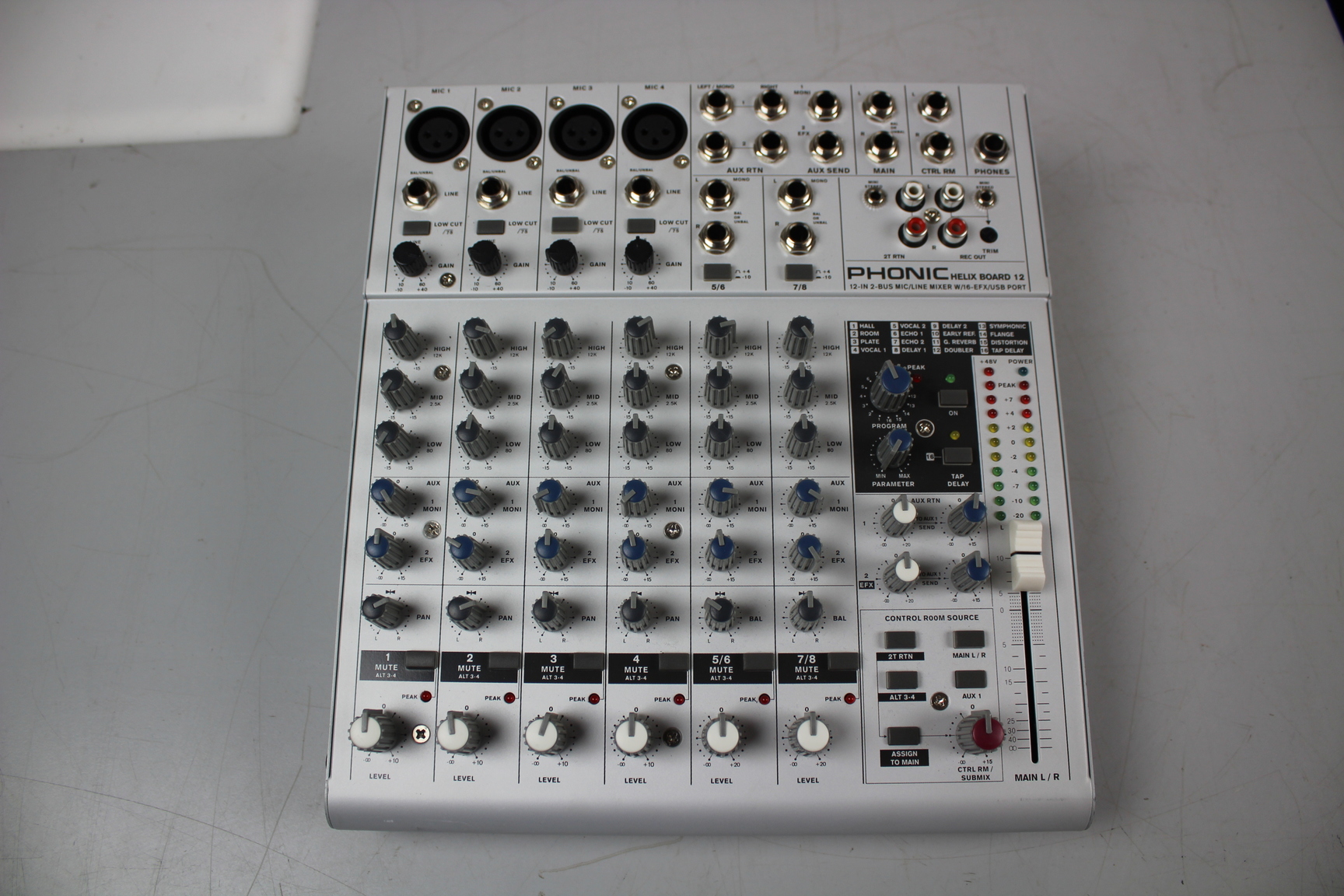 Phonic Helix Board 12 Audio interface Mac Logic