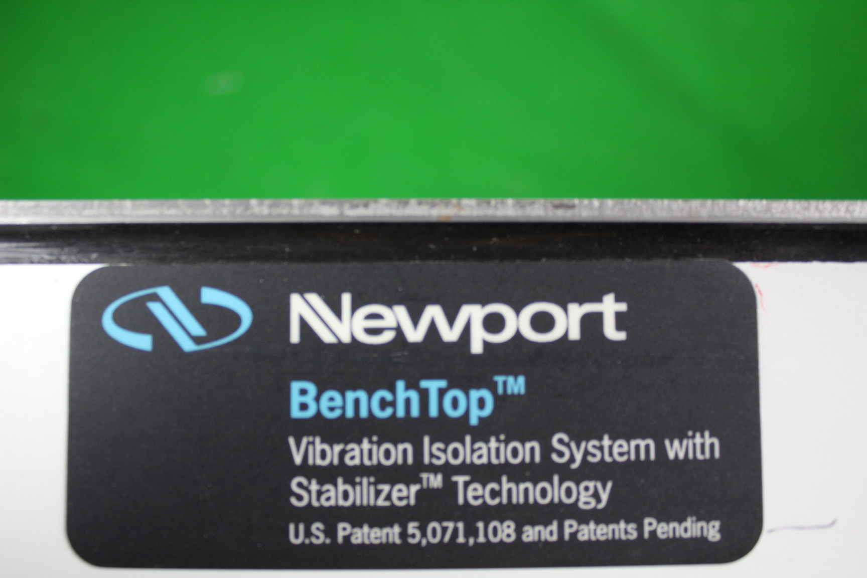 Newport Benchtop Vibration Isolation System