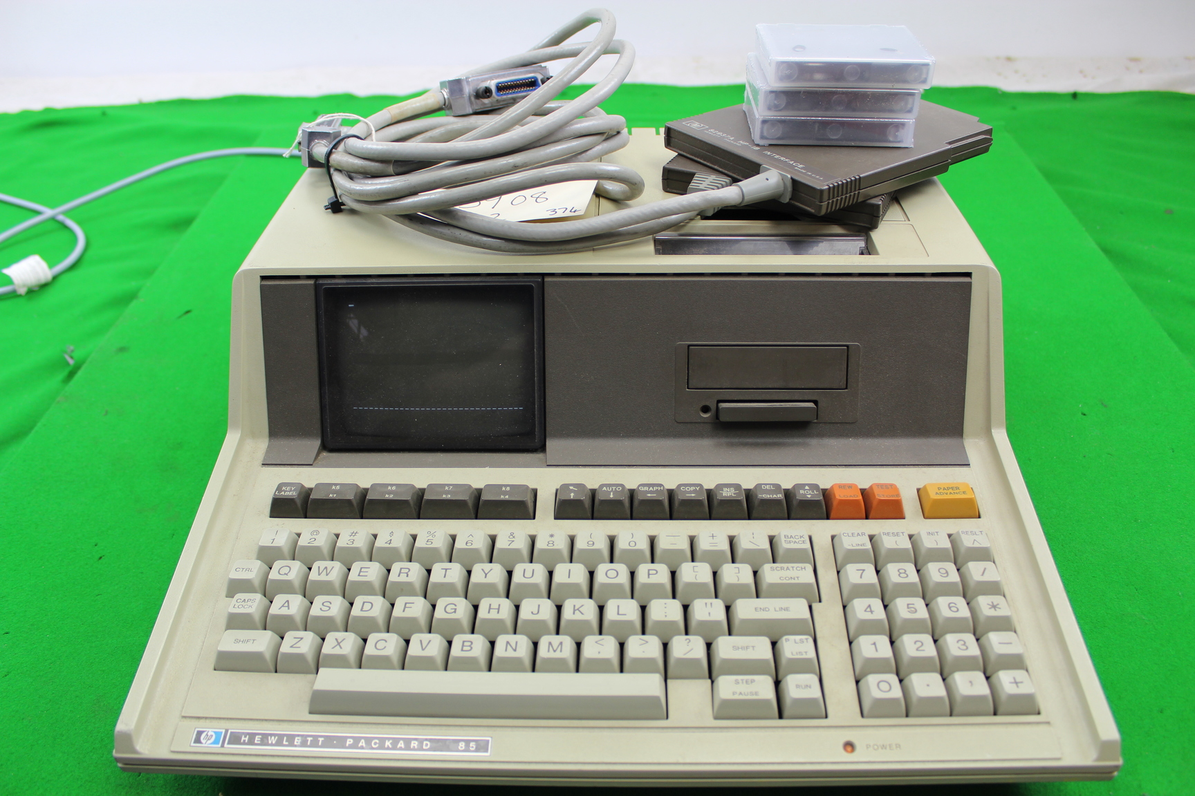 HP 85 Computer with 3 new Data Tapes & 2 x HP-1B Interface
