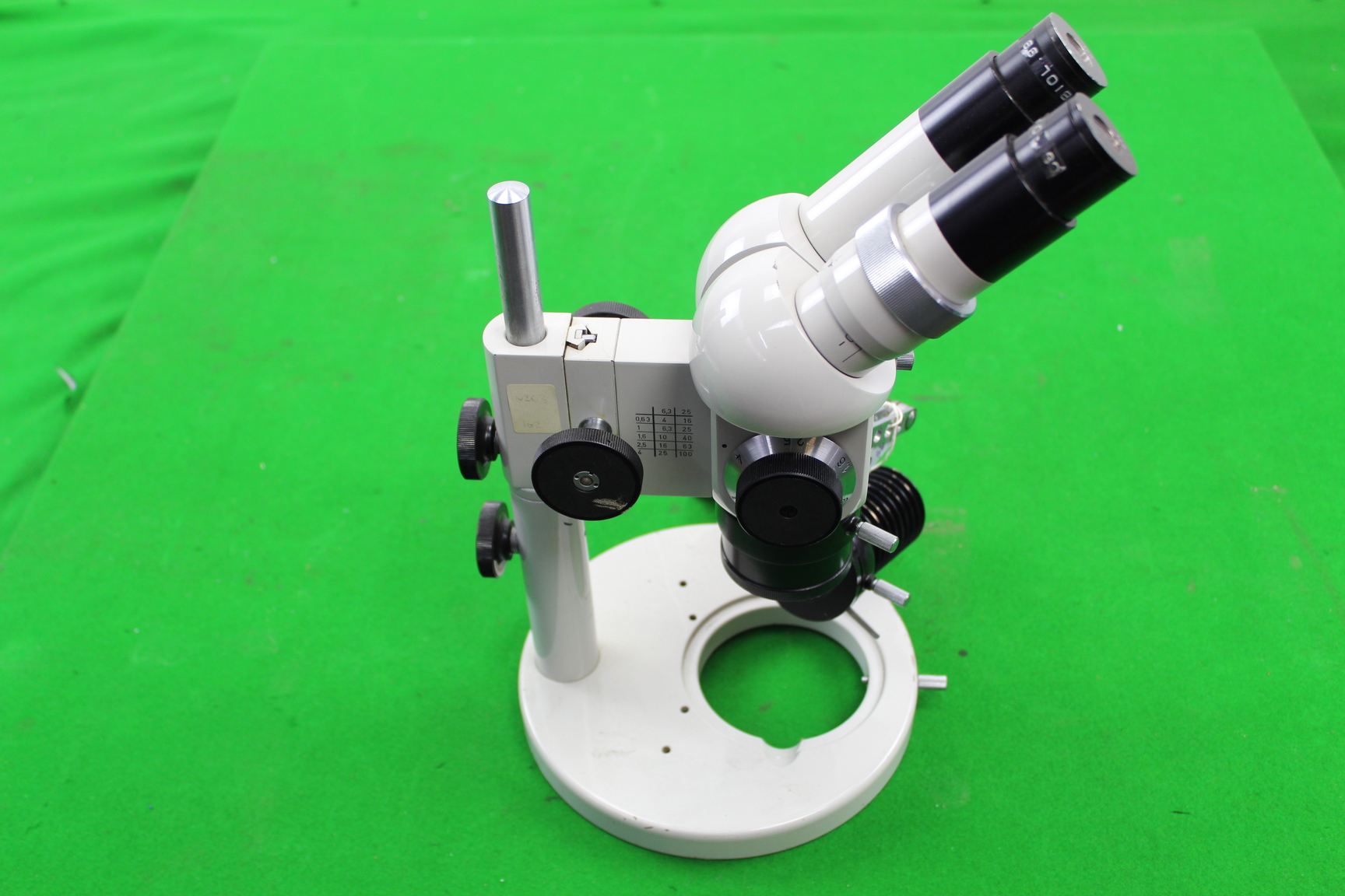PZO Warszawa Vintage Stereo Microscope 6x Objectives Lab Medical Biology