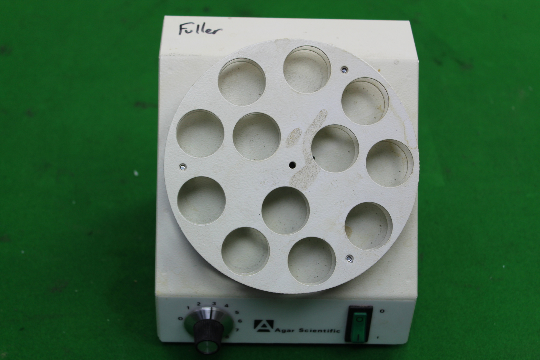 Agar Scientific Tube Rotator B7925 0-10 Variable Speed 12 Tube Holder Lab
