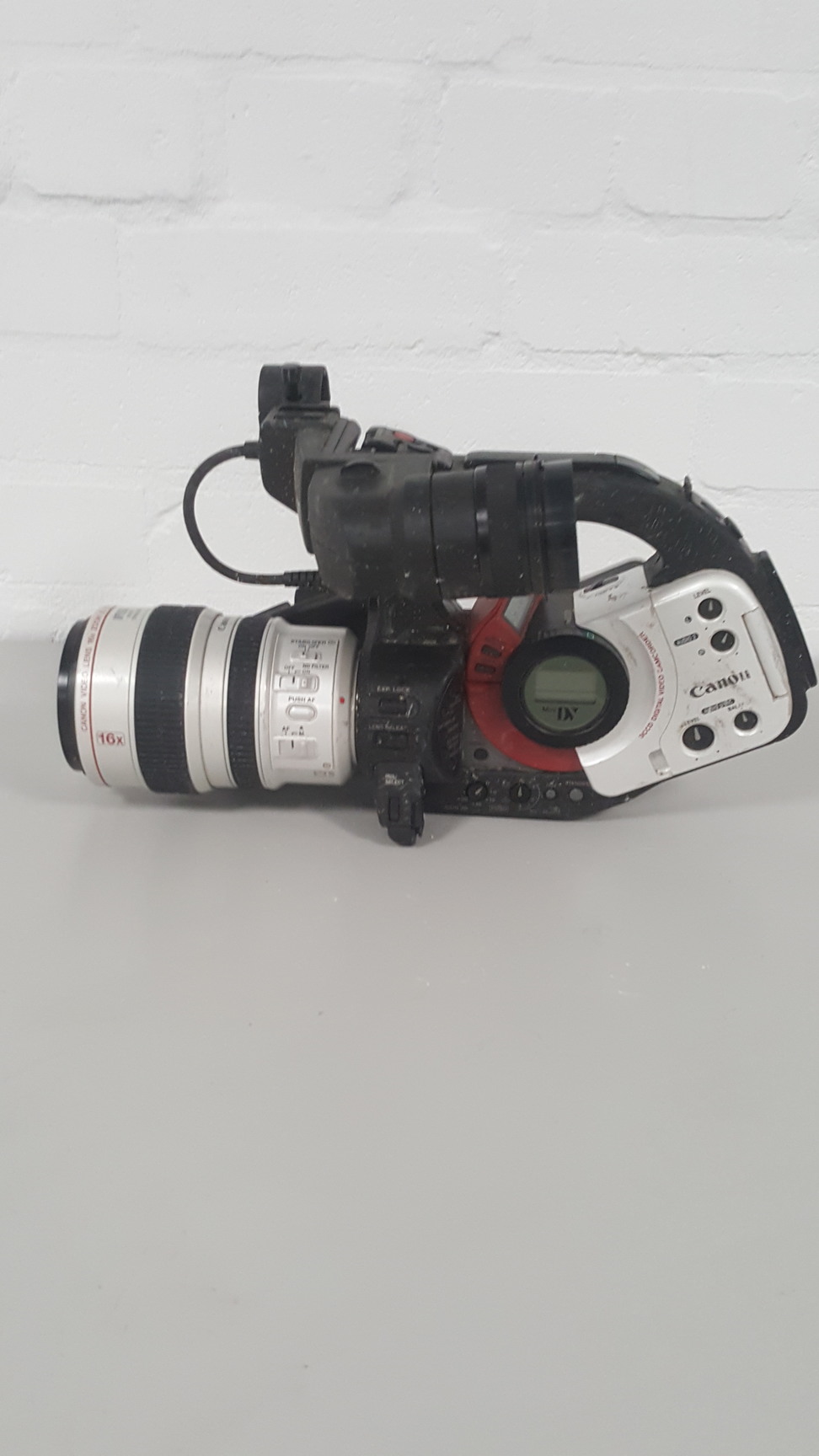 Canon XL1 Digital Camcorder 16x Zoom 5.5-88mm