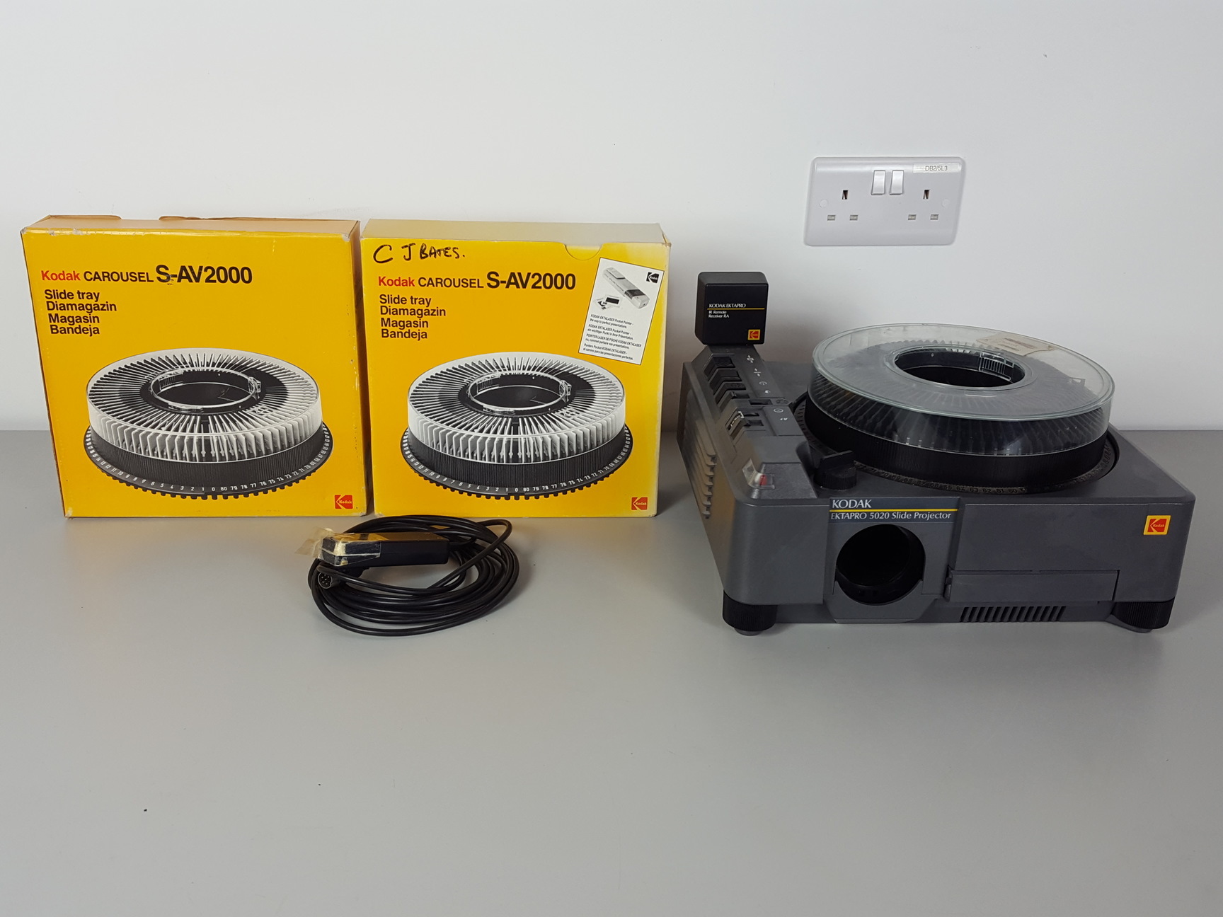 Kodak Ektapro 5020 Slide Projector + 2 Carousels