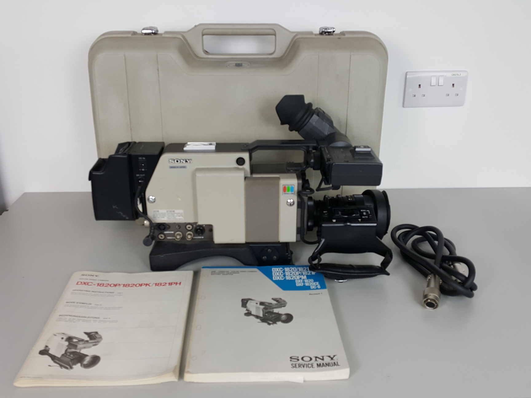 SONY Colour Video Camera Model - DXC-1820P Camcorder Handycam