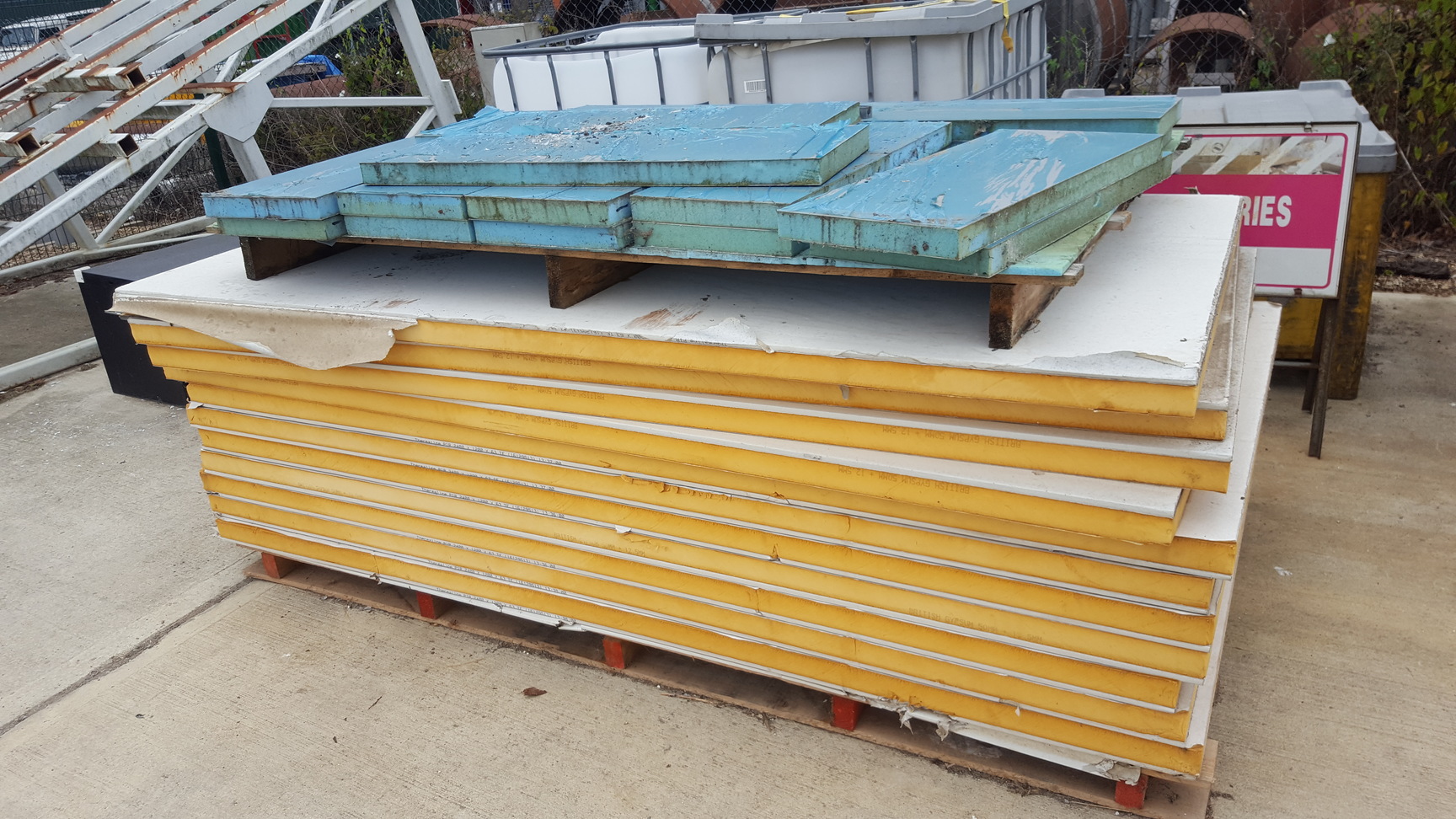 11 Sheets Gyproc Thermaline PIR Insulated Plasterboard Seconds 63mm