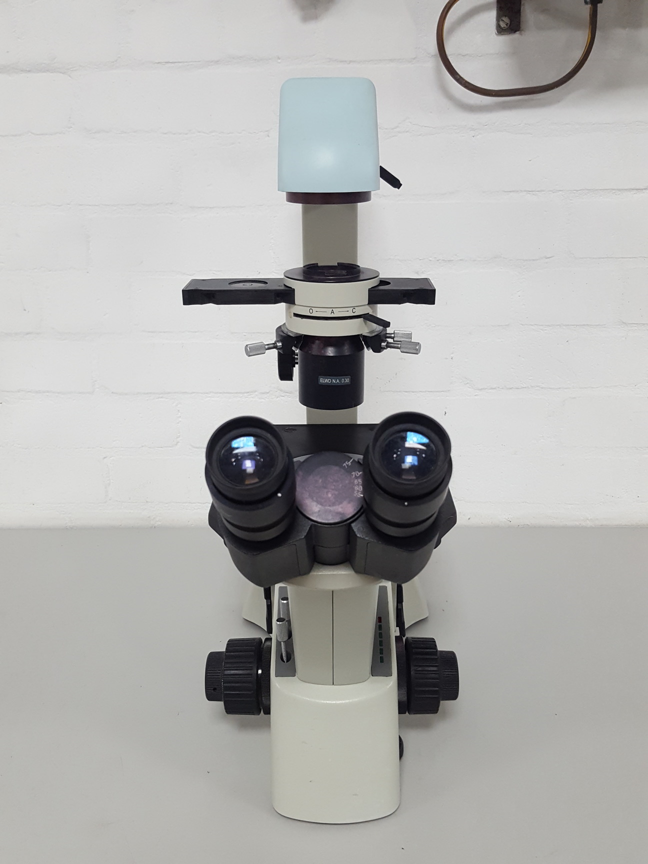 Motic AE30 Inverted Binocular Microscope + 4 Motic Objectives