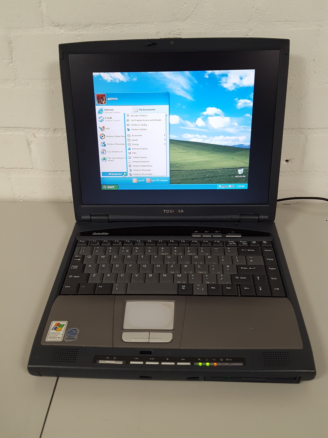Toshiba S1800-752s Satellite Laptop Personal Computer - Windows