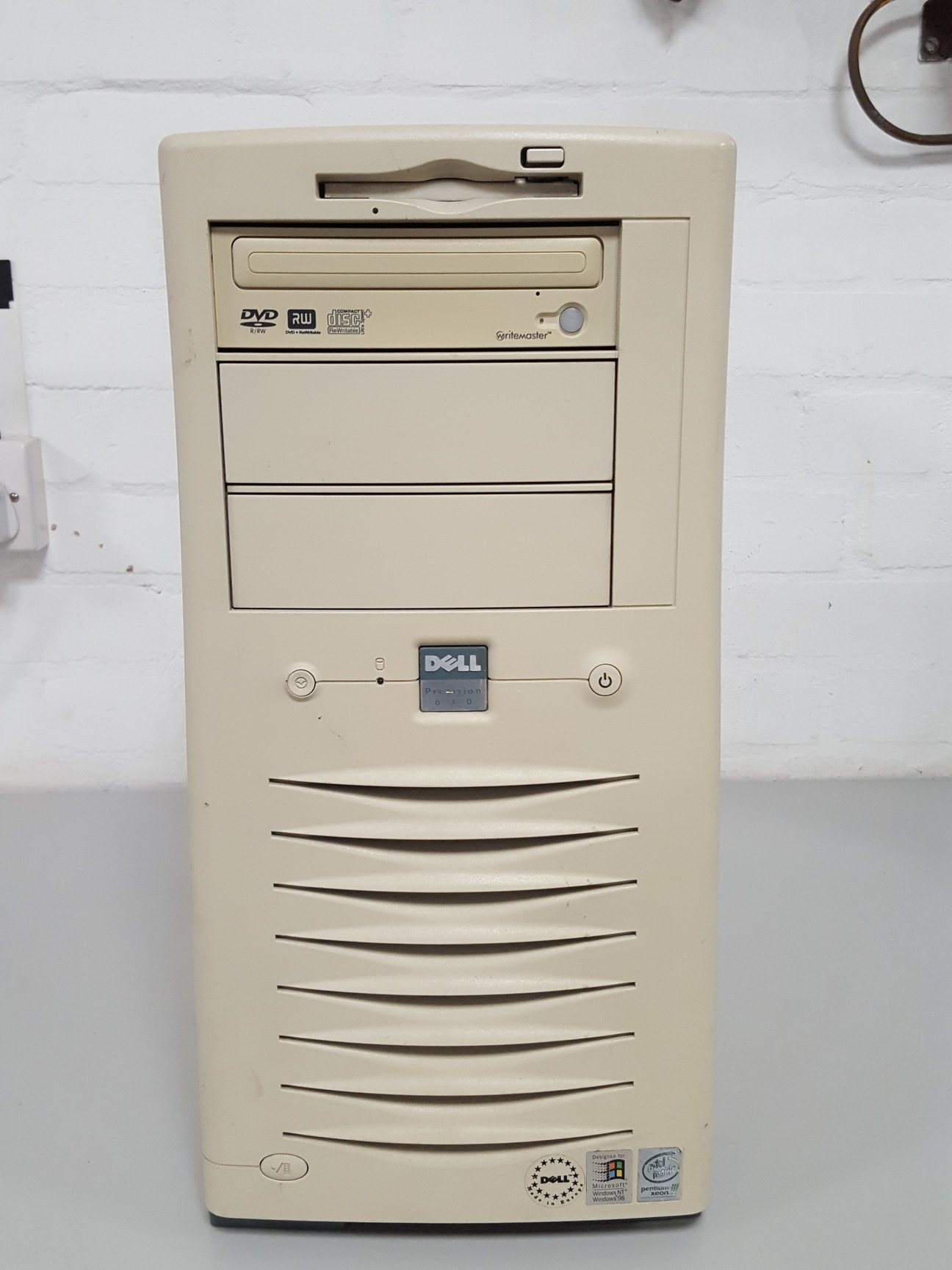 Dell Precision 610 Pentium III PC Computer IT Retro Gaming Windows XP