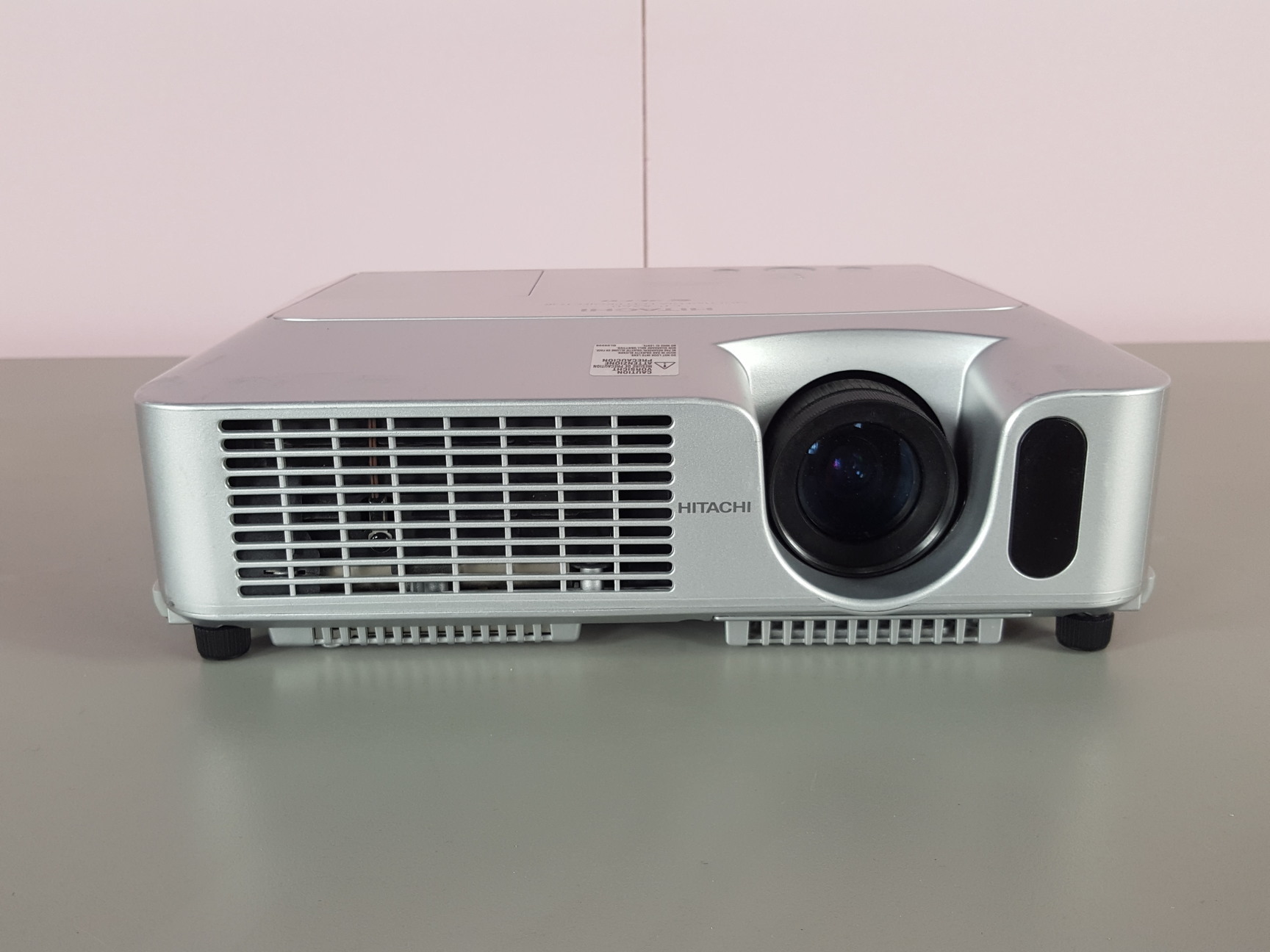 Hitachi CP-X260 LCD Projector