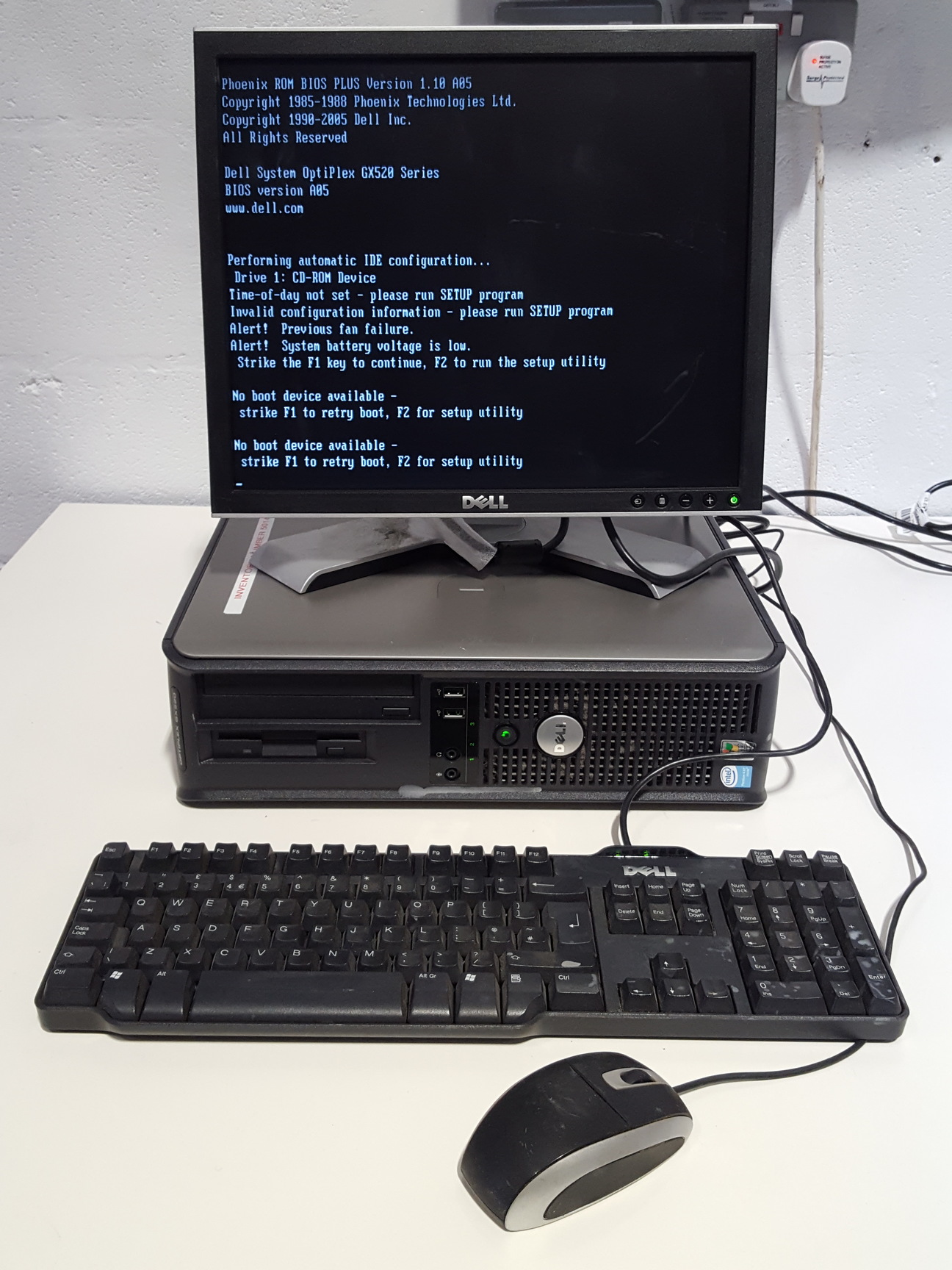 Dell Optiplex GX520 Desktop PC + Keyboard, Mouse, Screen Spares or Repairs