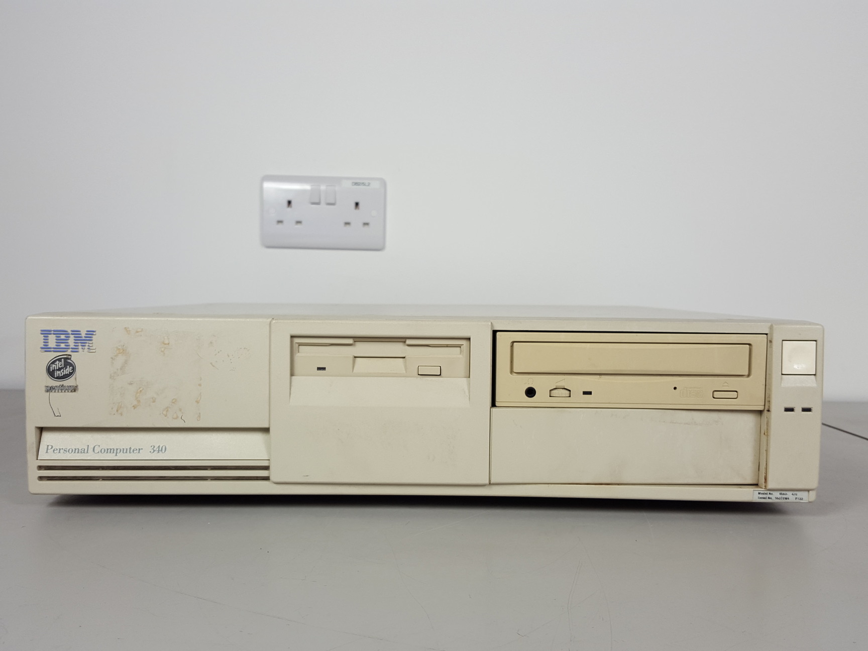 IBM Personal Computer 340 with Gilson Unipoint System Software Version ...