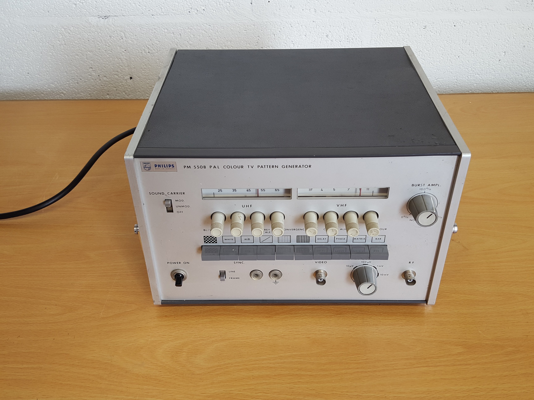 Philips PM 5508 E/09 PAL Colour TV Pattern Generator UHF VHF 9449 055 ...
