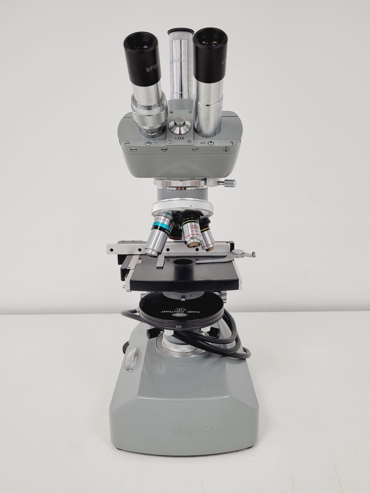Kyowa Tokyo Compound Microscope with 4 x Objectives PL 20 Para Phase Lab