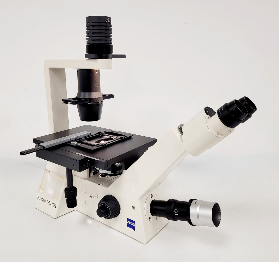 Carl Zeiss Axiovert 40 CFL Microscope w/ 3 x Objectives Lab
