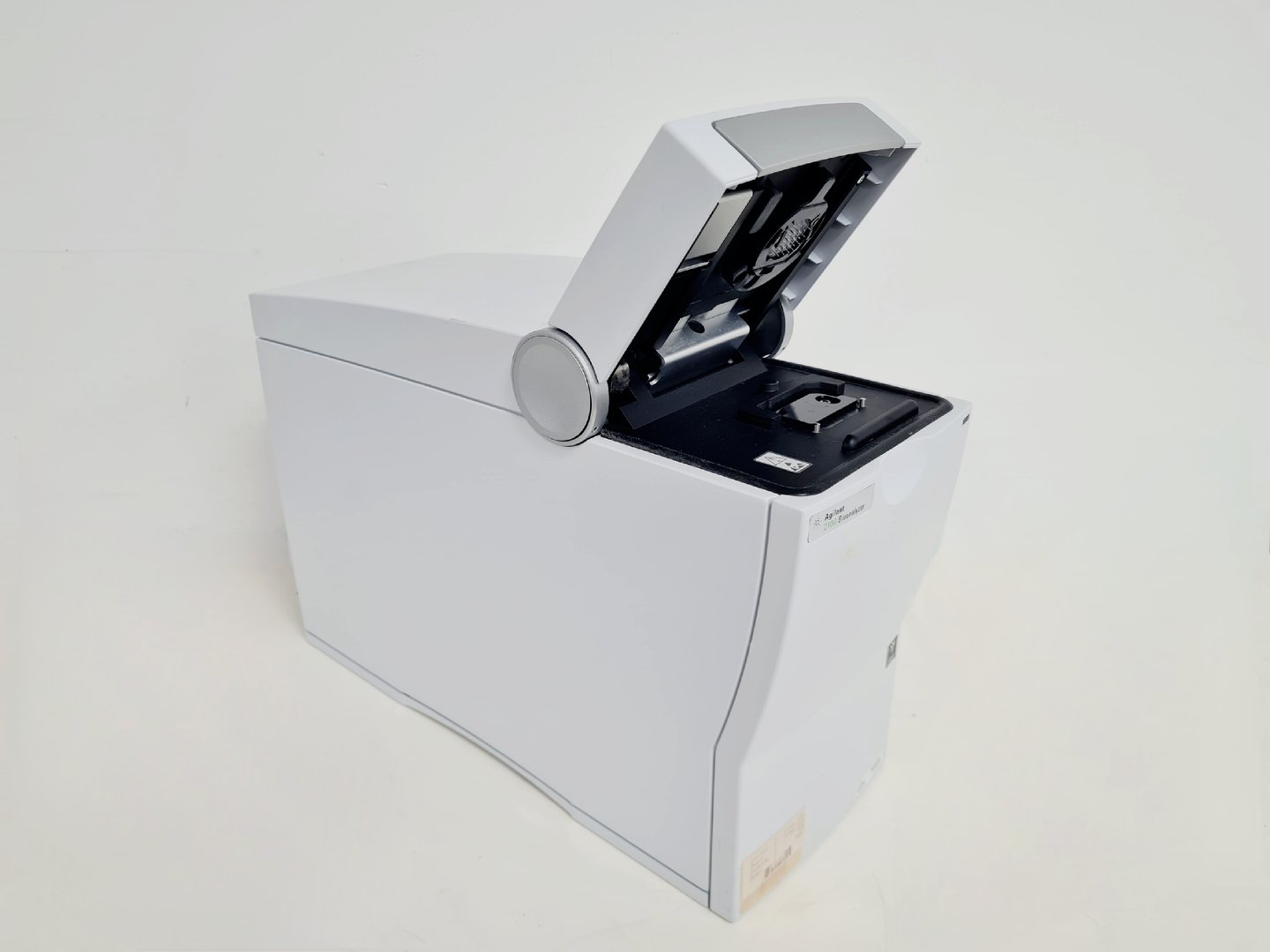 Agilent 2100 Bioanalyzer System With Software And Accessories Lab