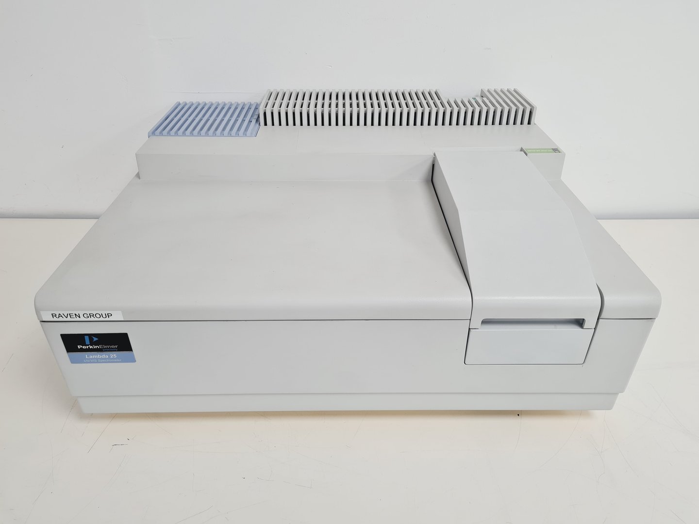 Perkin Elmer Lambda 25 UV/VIS Spectrometer Lab Spares/Repairs